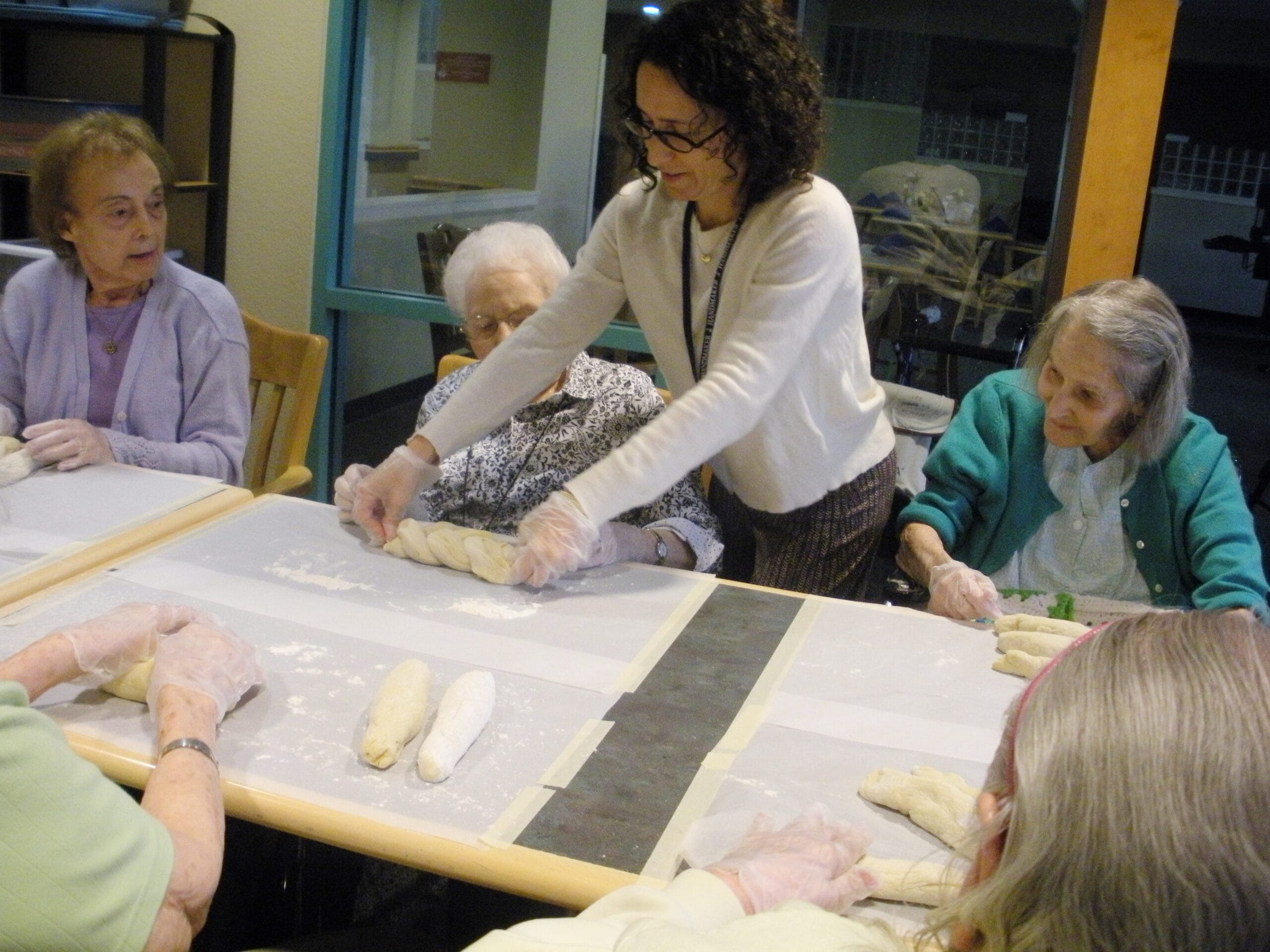 Former volunteer brings warm heart, extra spark to Handmaker residents ...